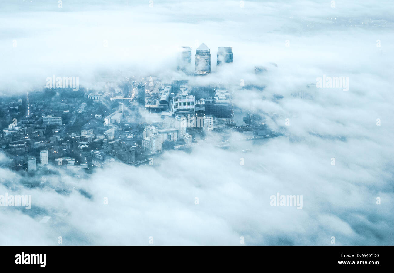 Fog foggy weather uk british britain hi-res stock photography and ...