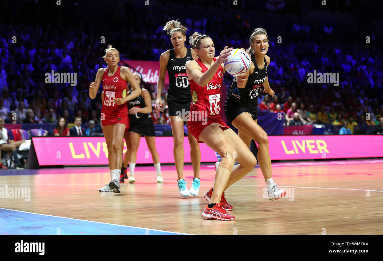 England's Joanne Harten (centre) in action against New Zealand during ...