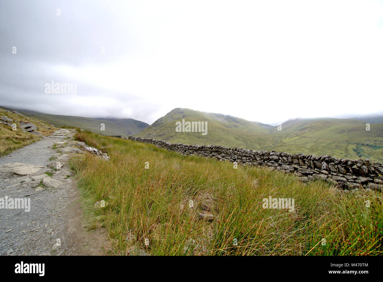 Traditional stone wall fence hi-res stock photography and images - Alamy