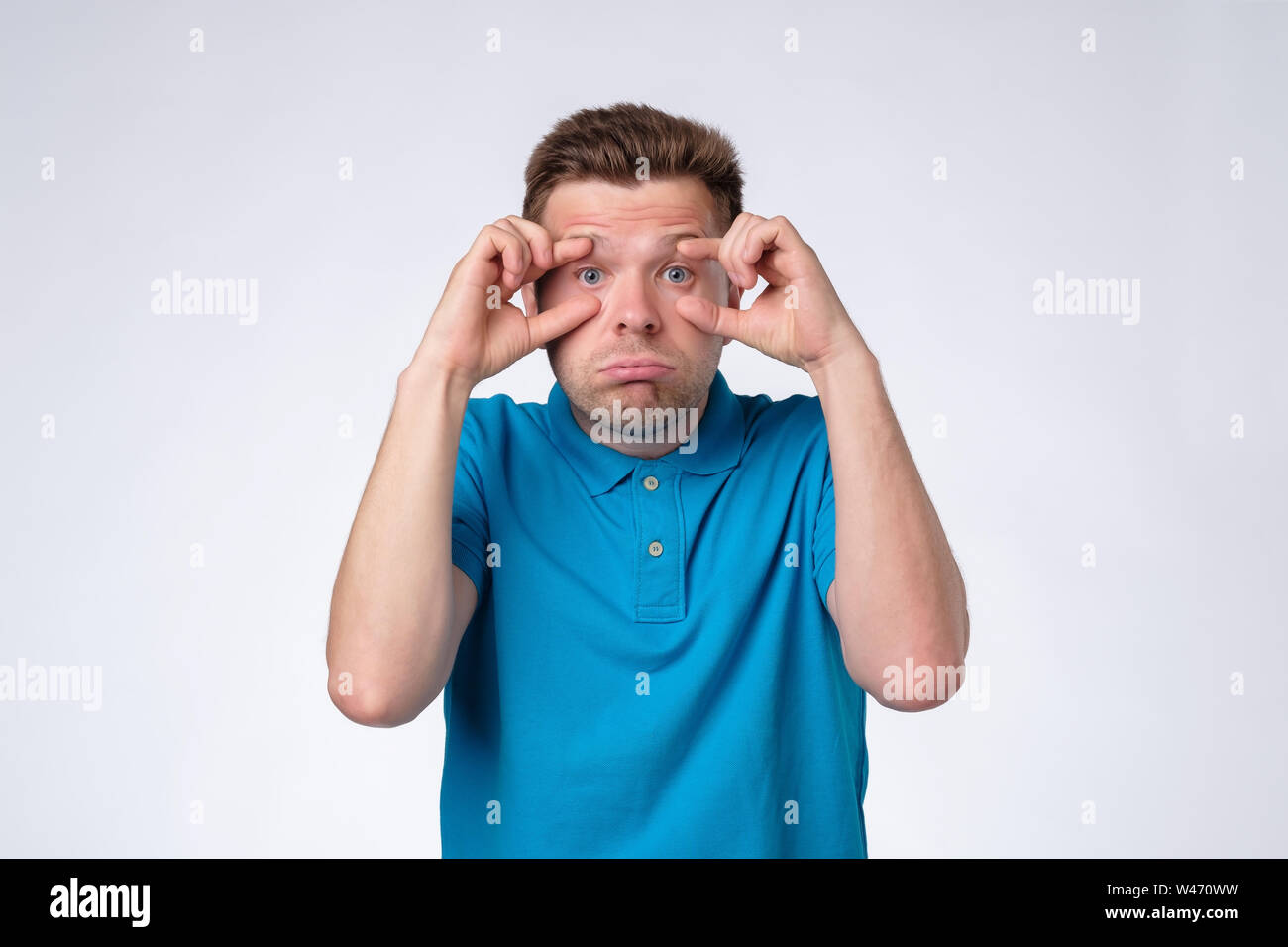 One eye open sleeping hi-res stock photography and images - Alamy