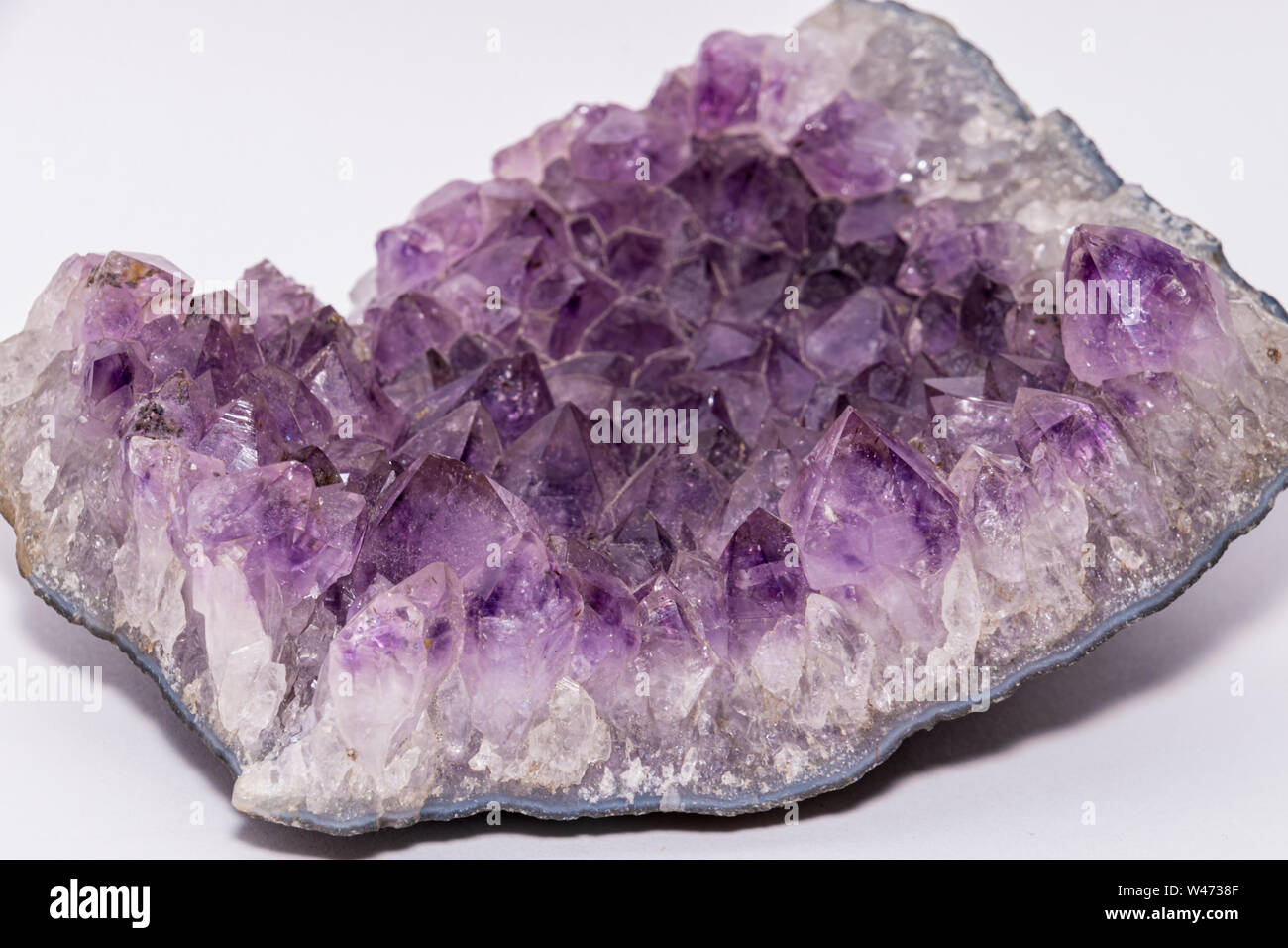 Black and grey geode hi-res stock photography and images - Alamy