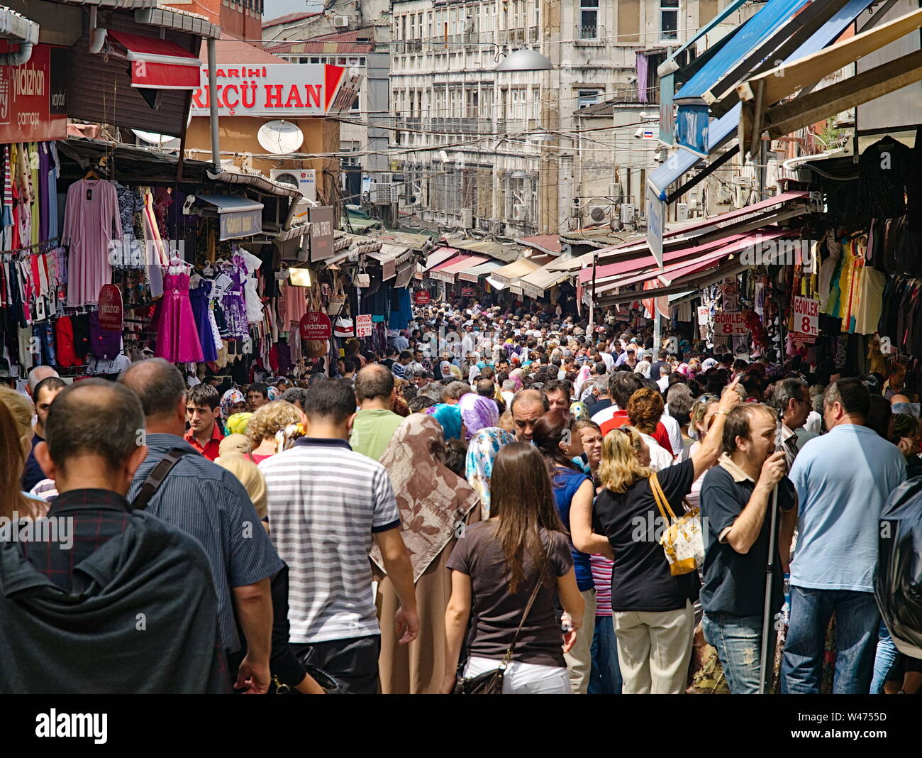 Shoppers and visitors crowd in Istanbul street market, Turkey Stock ...