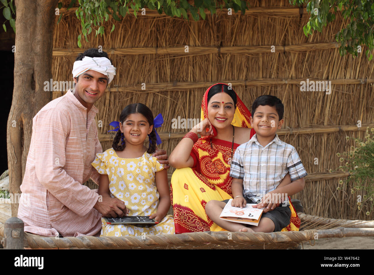 Indian parents teaching children hi-res stock photography and images ... Indian parents teaching children hi-res stock photography and images ...