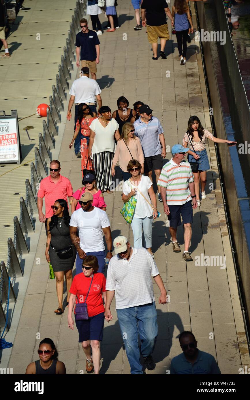 Chicago, Illinois, USA. The Chicago Riverwalk, a water level walkway ...