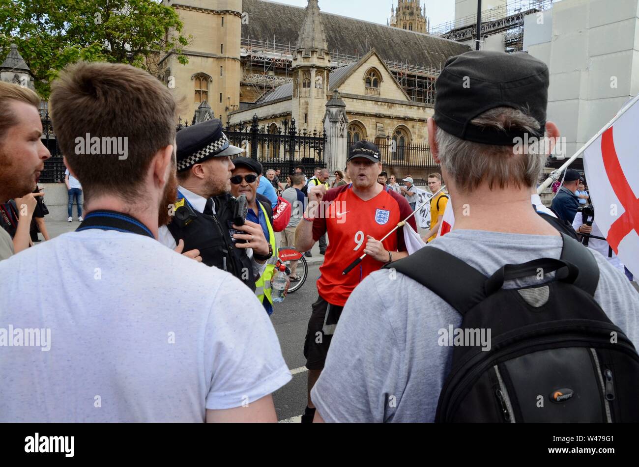 right wing counter demonstrators at the no to boris yes to europe march ...