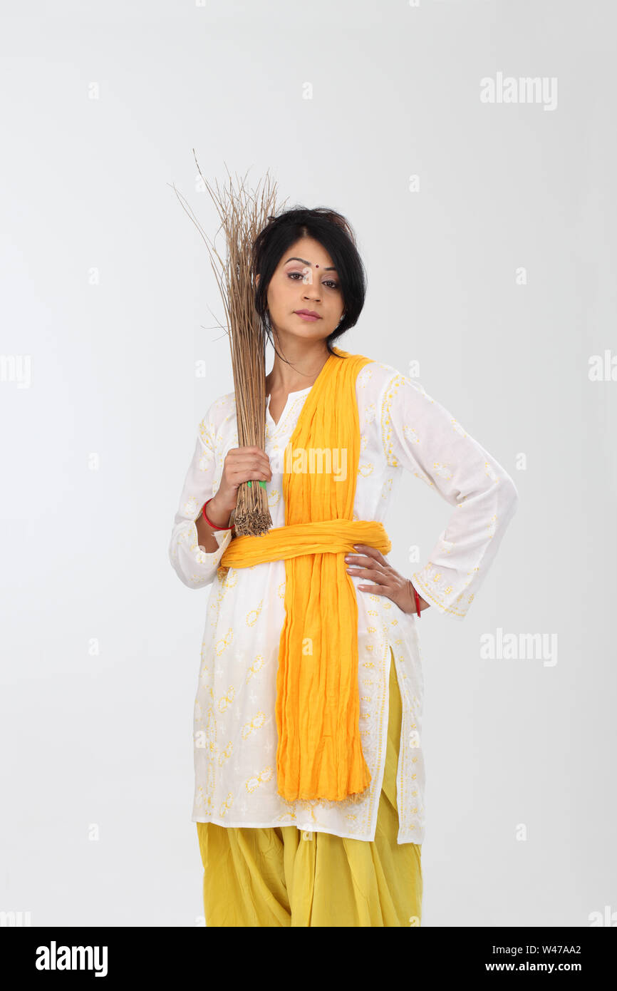 Indian traditional broom hi-res stock photography and images - Alamy