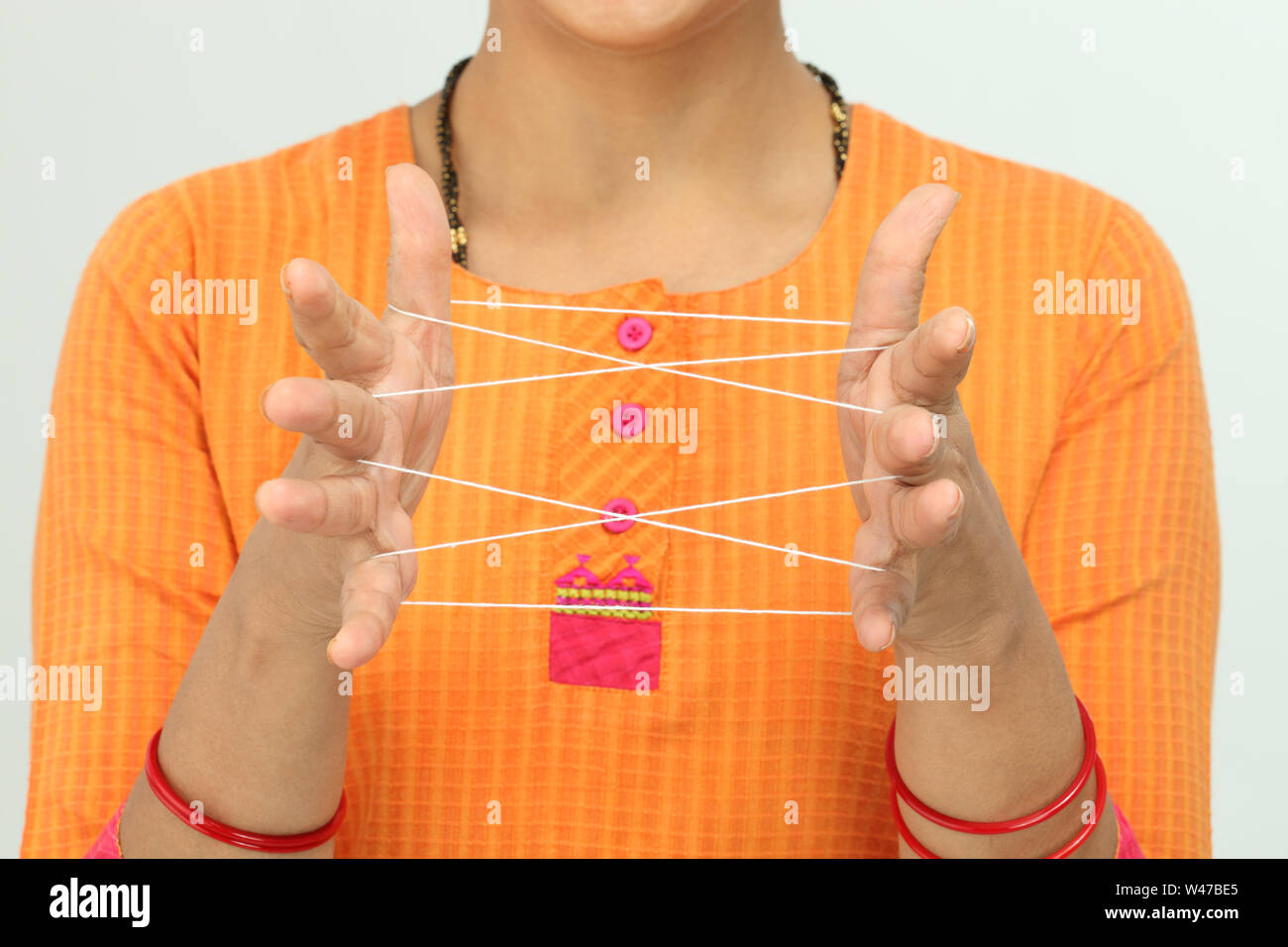 Cats cradle hi-res stock photography and images - Alamy