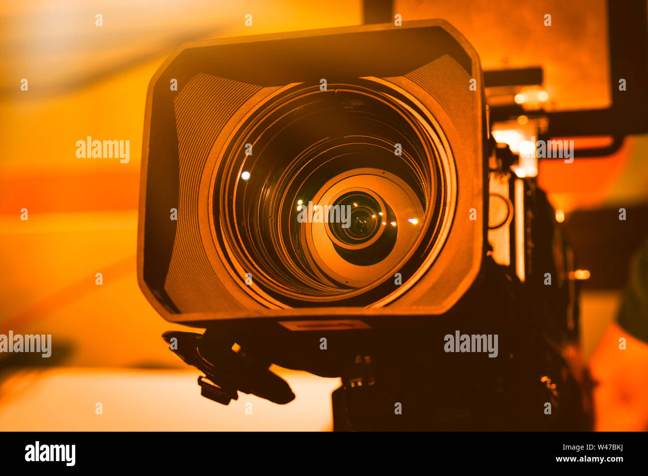 Zoom wedding video hi-res stock photography and images - Alamy