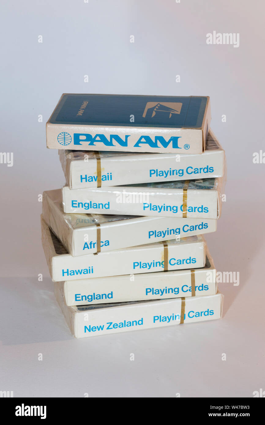 Vintage playing cards pack hi-res stock photography and images - Alamy