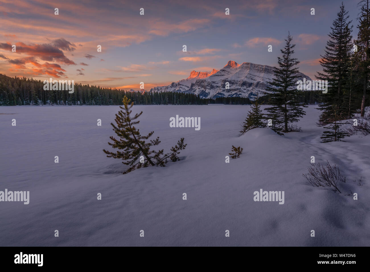 Sunrise at Two Jack Lake in Banff National Park, Alberta, Canada Stock ...