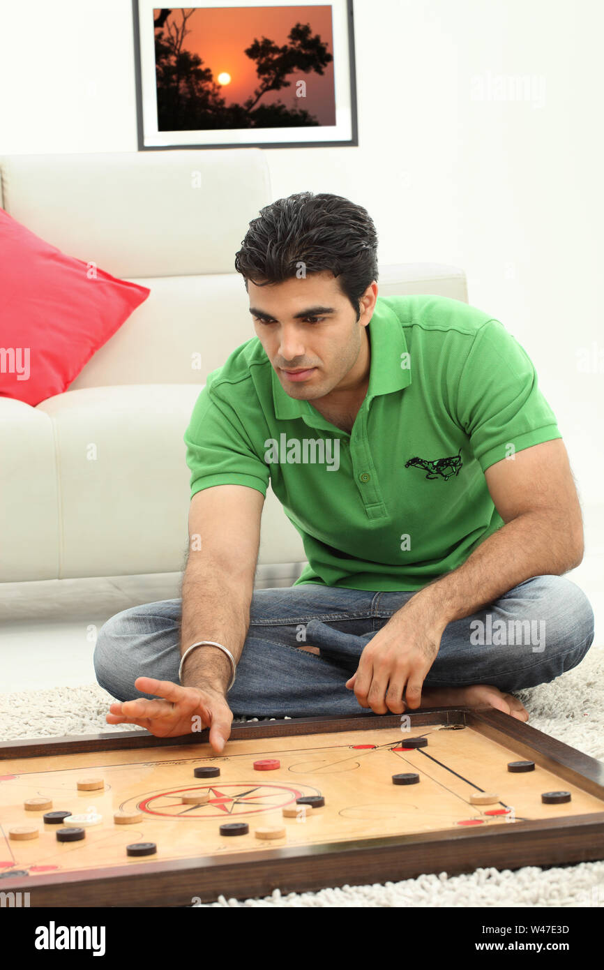 Carom board game hi-res stock photography and images - Alamy