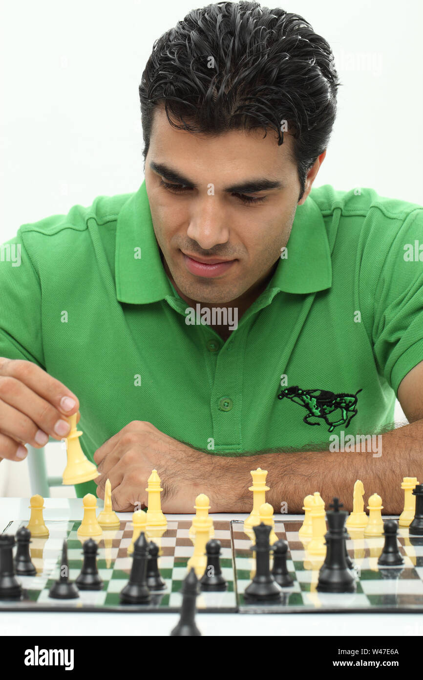 Indian person chess hi-res stock photography and images - Alamy