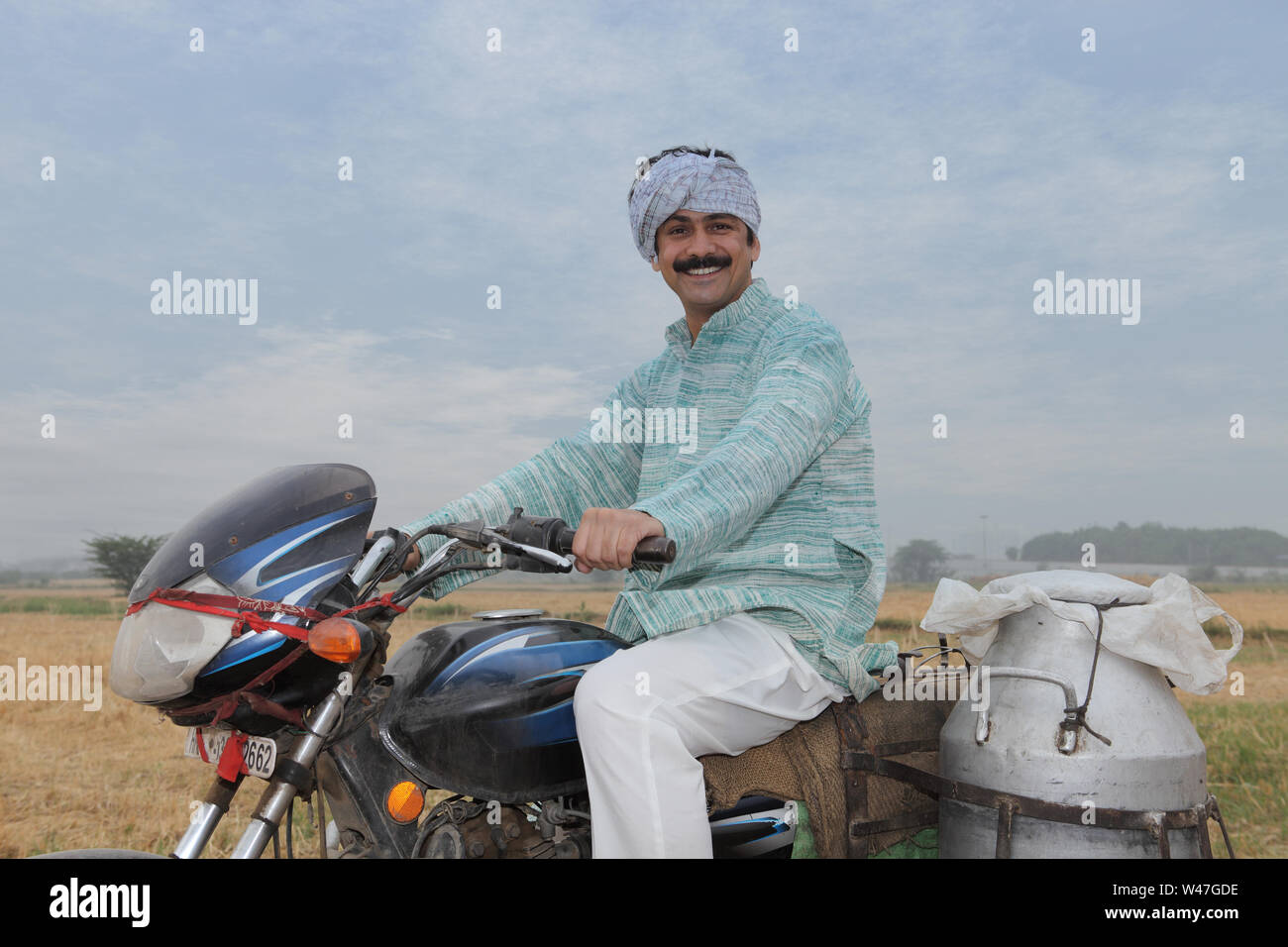 Milkman of india hi-res stock photography and images - Alamy