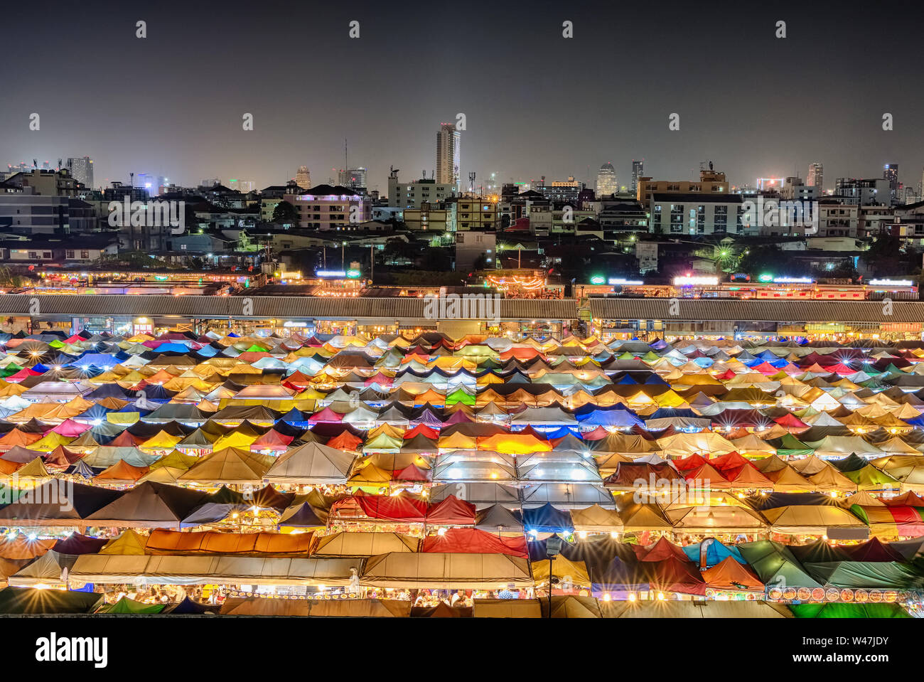 Aerial view of Talad Rod Fai night market in Bangkok, Thailand Stock ...