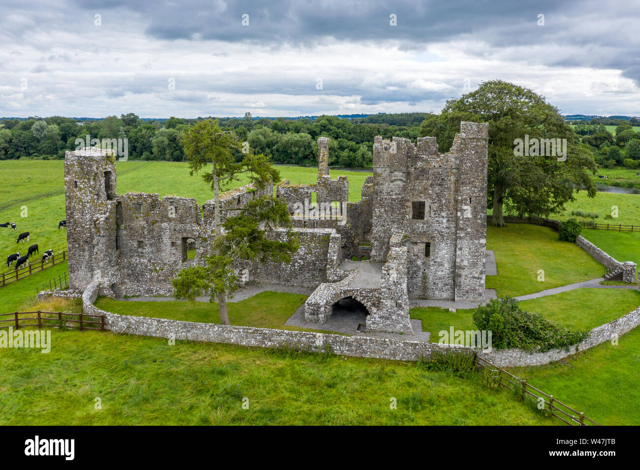 Bective abbey ireland hi-res stock photography and images - Alamy