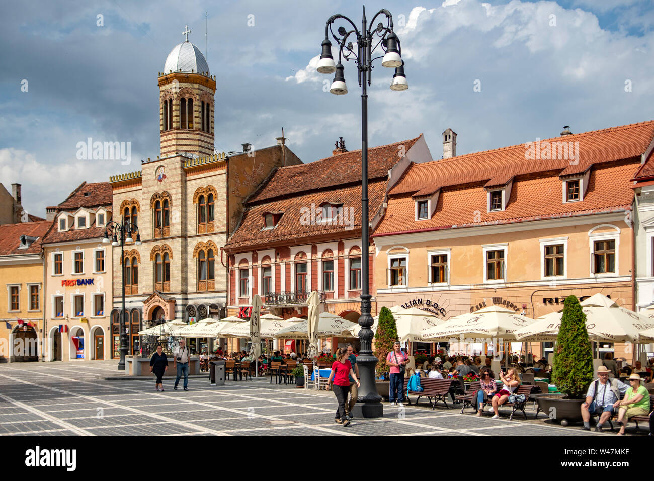 The Council Square, Old Town, Brasov, Romania Stock Photo - Alamy