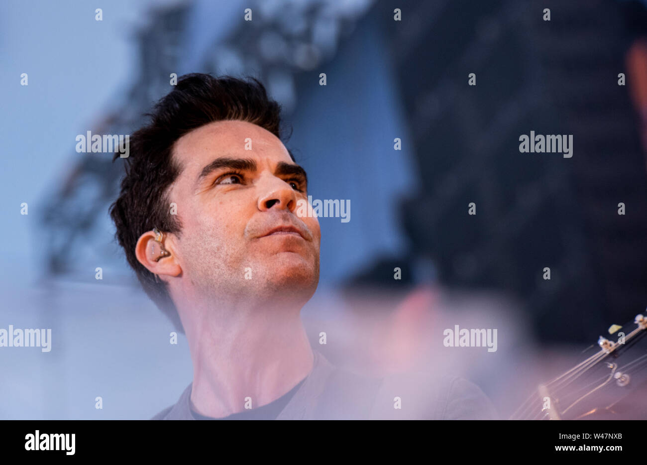 Kelly Jones, lead singer of Stereophonics, performing live at Latitude ...