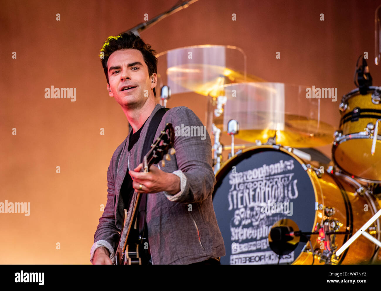 Kelly Jones, lead singer of Stereophonics, performing live at Latitude ...