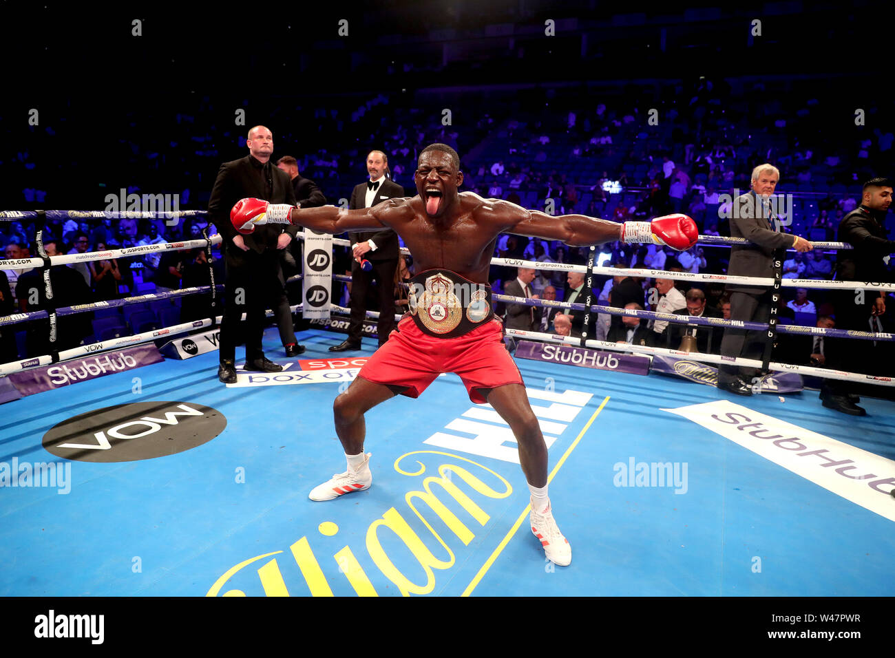 Richard Riakporhe celebrates victory against Chris Billam-Smith in the ...