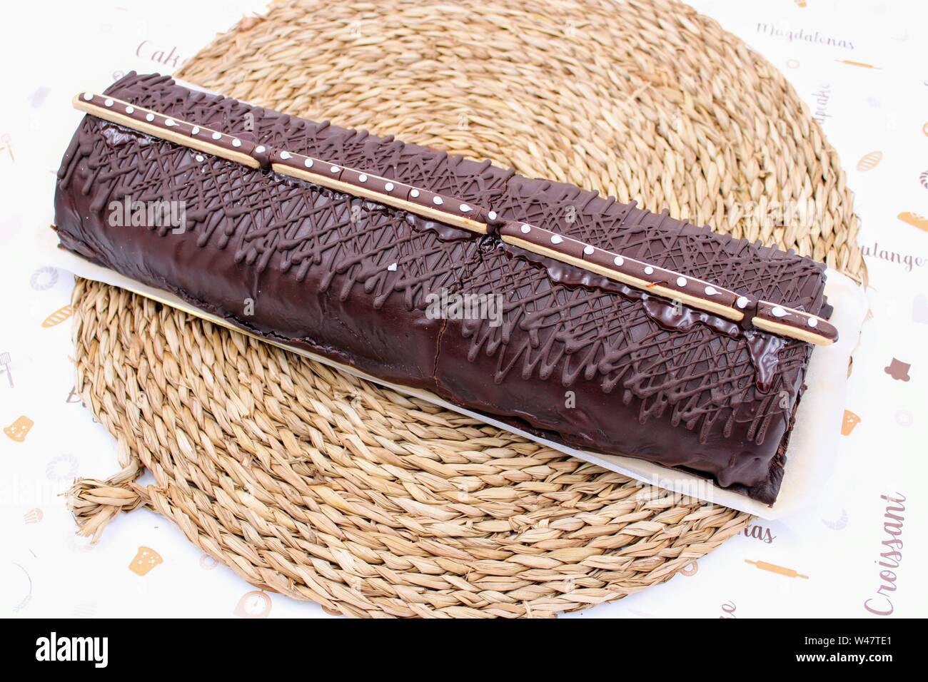 Chocolate yule log studio shot hi-res stock photography and images - Alamy