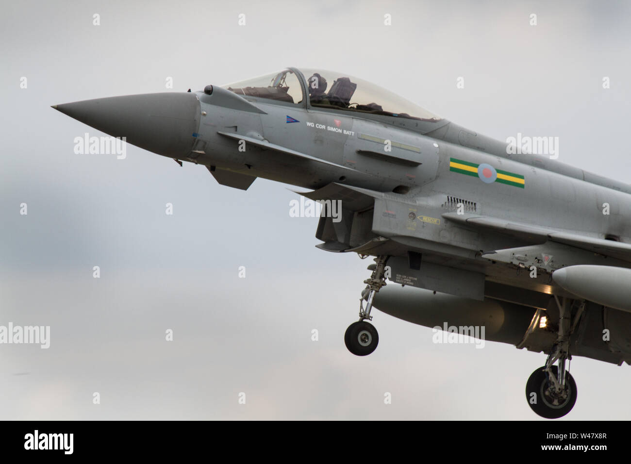 Raf eurofighter typhoon landing raf hi-res stock photography and images ...