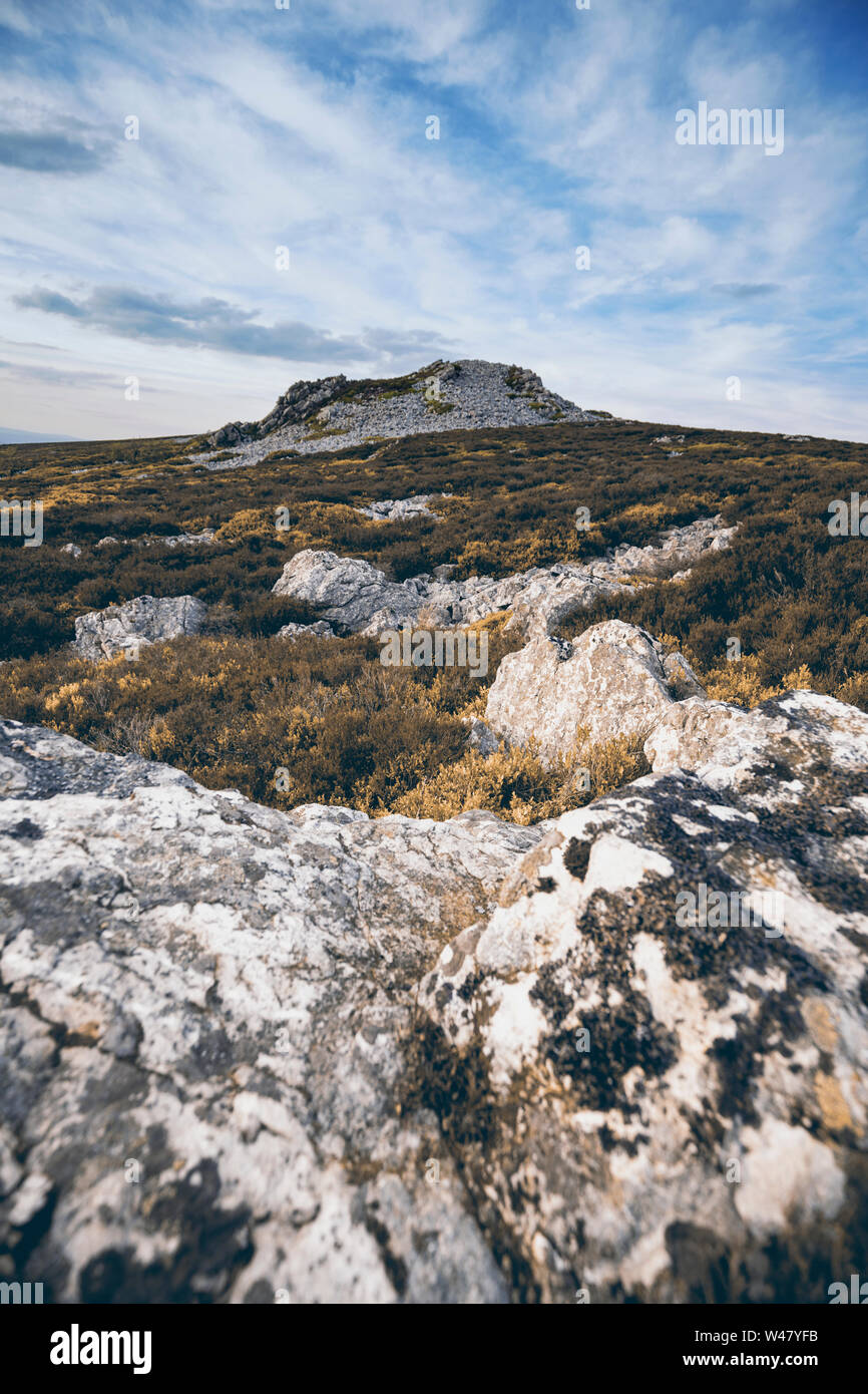 Scattered rocks hi-res stock photography and images - Alamy
