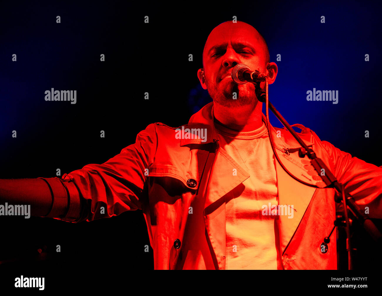 Jonathan Higgs, lead singer and guitarist of Everything Everything ...