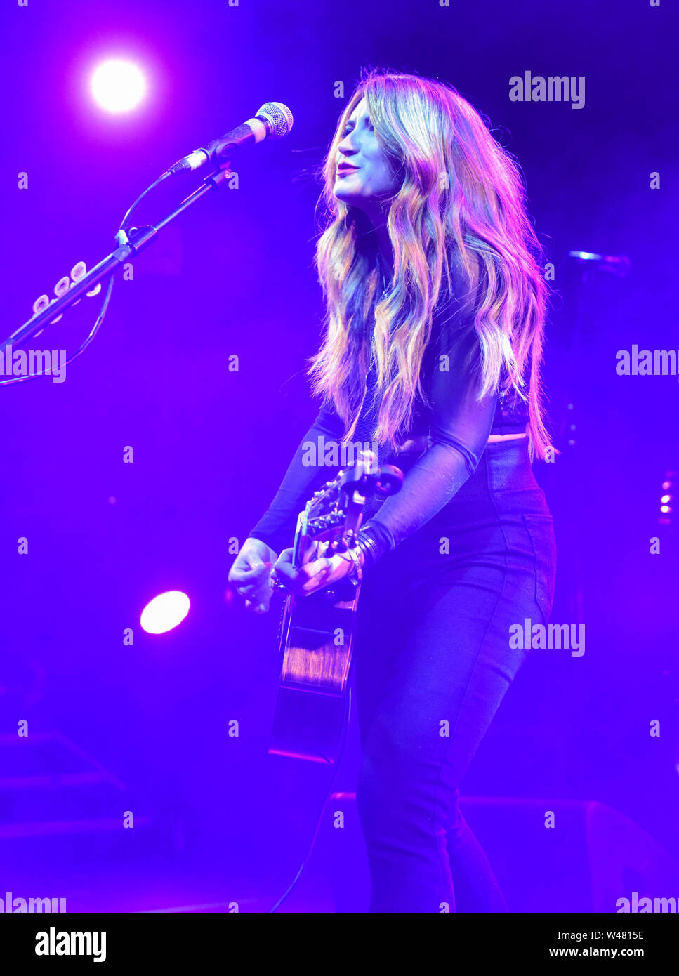 Tenille Towes live in London Stock Photo - Alamy