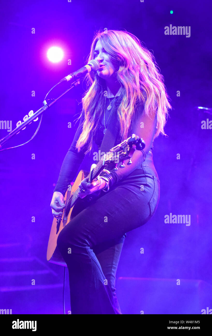 Tenille Towes live in London Stock Photo - Alamy