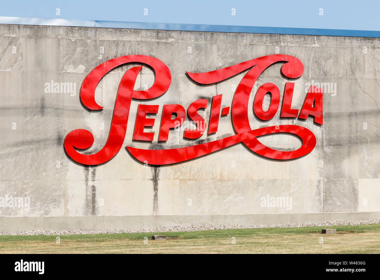 Louisville - Circa July 2019: Pepsi Beverages Company Signage. Pepsi ...