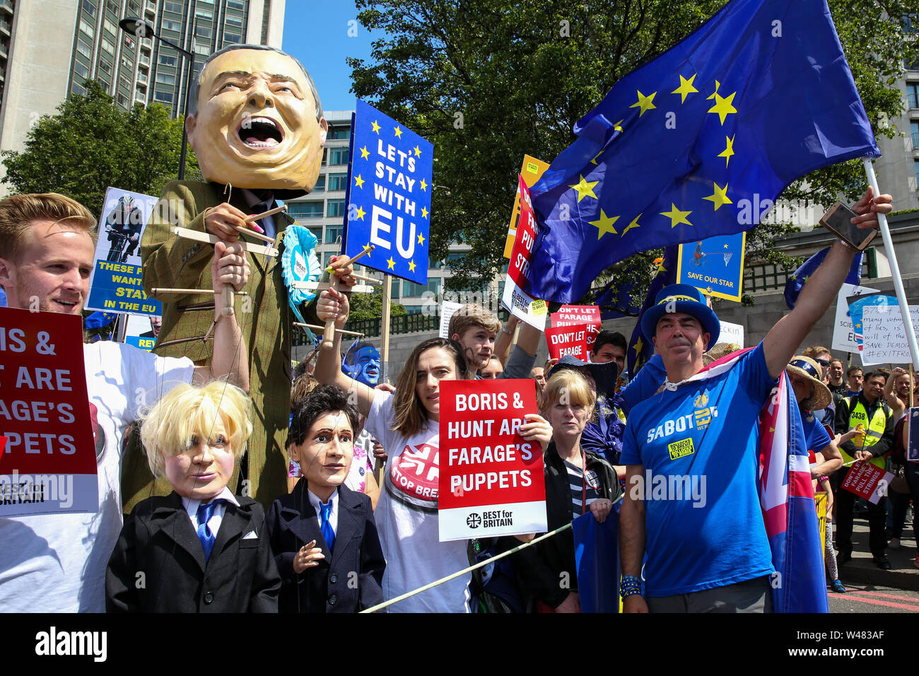 Boris johnson waving flag hi-res stock photography and images - Alamy
