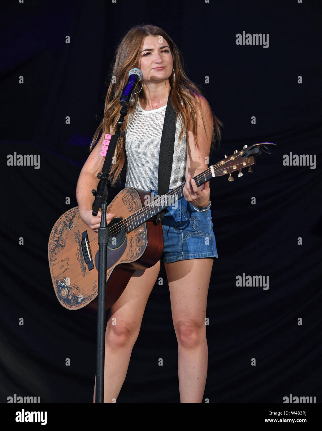 Contemporary (1940-Now) Collectibles Tenille Townes 8 x 10 8x10 GLOSSY ...