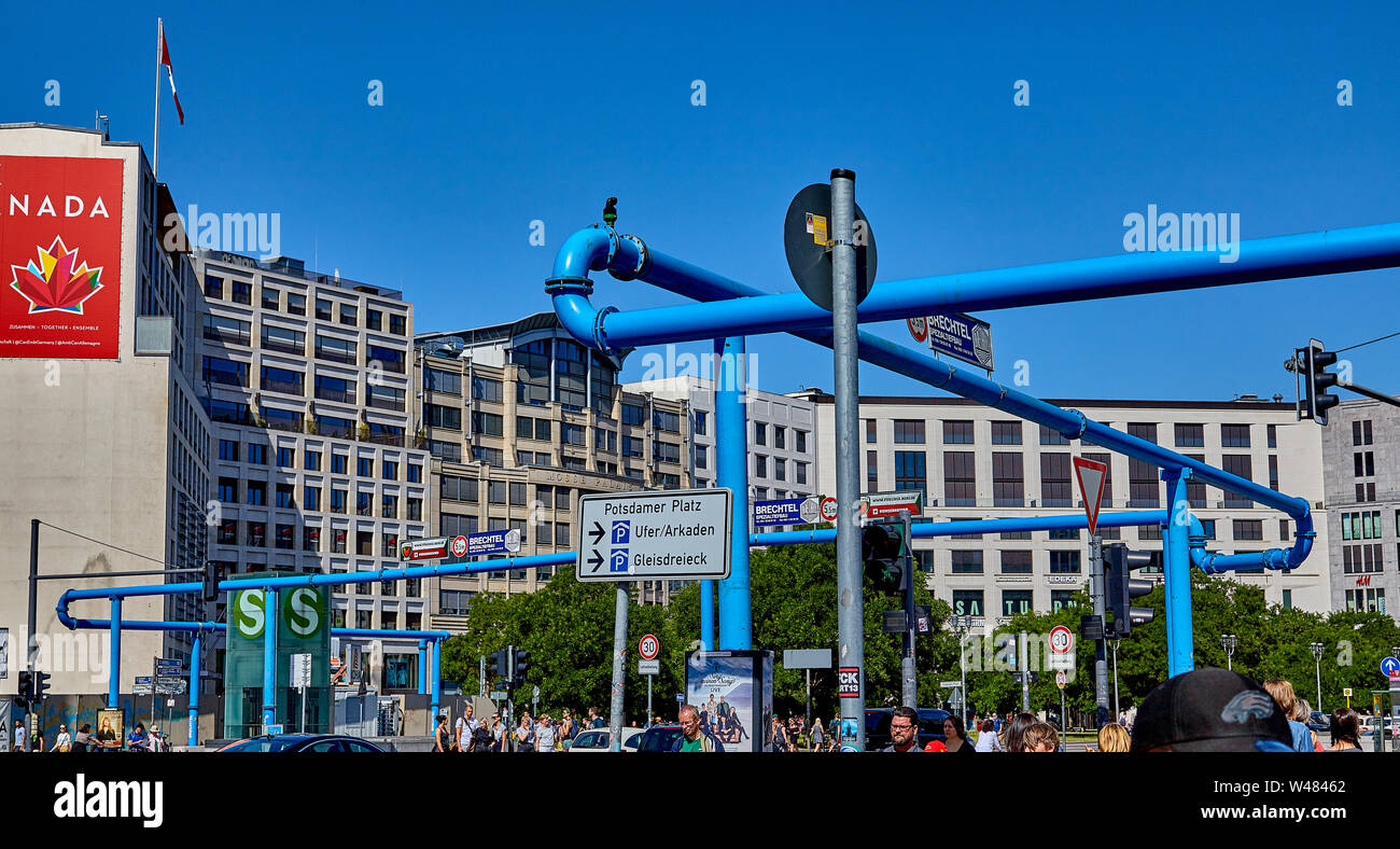 Exposed water pipe hi-res stock photography and images - Alamy