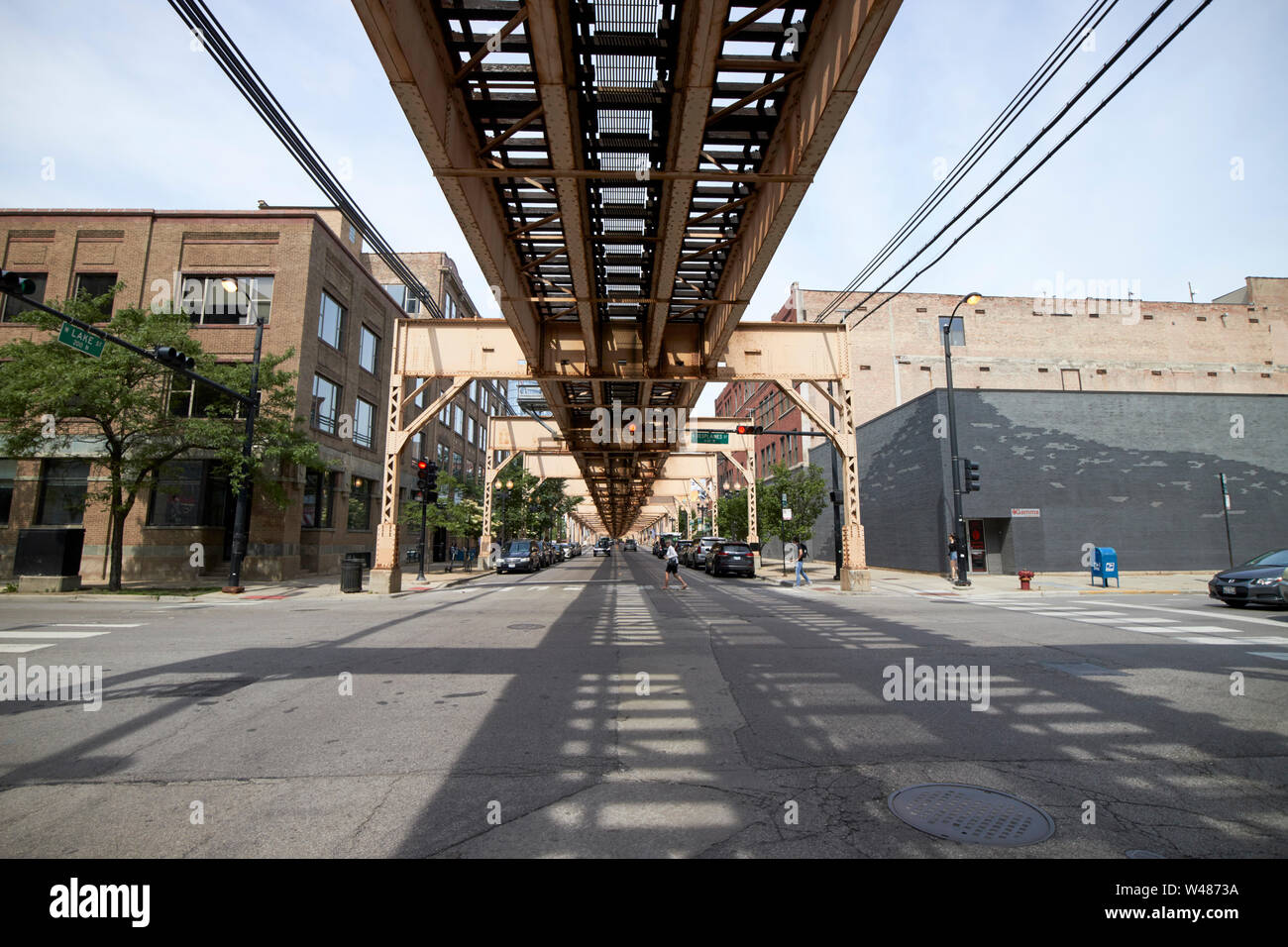 Chicago neighborhood street hi-res stock photography and images - Alamy