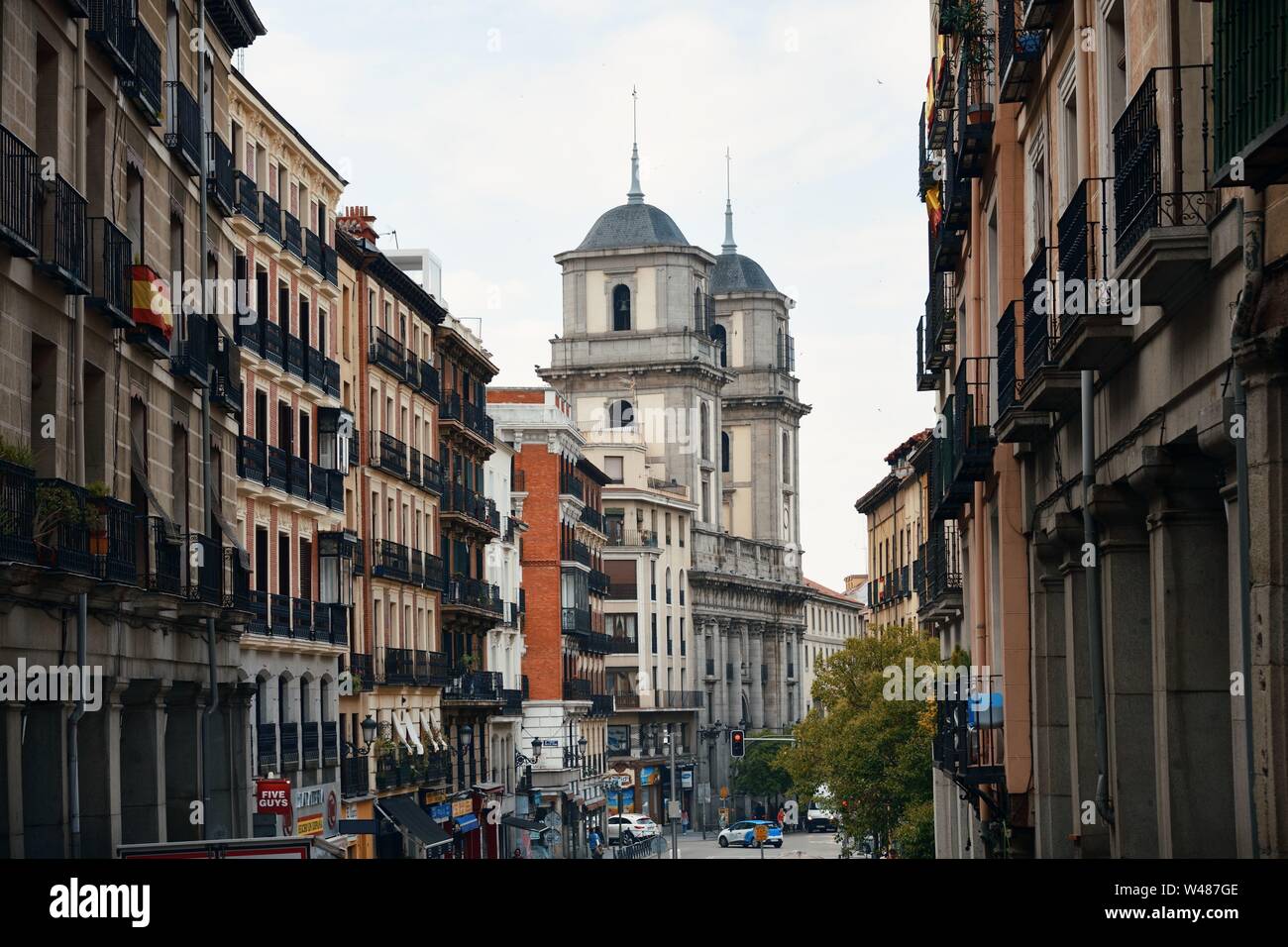 Madrid street view with buildings in Spain Stock Photo - Alamy