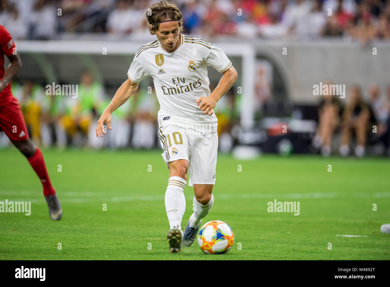 Real madrid midfielder luka modric 10 hi-res stock photography and ...
