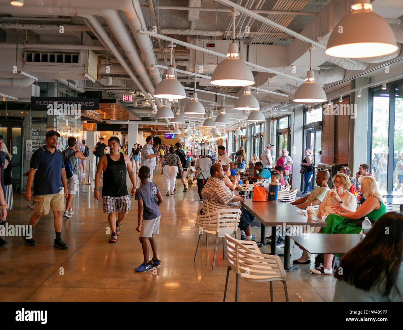 Navy Pier, interior concourse. Chicago, Illinois Stock Photo - Alamy