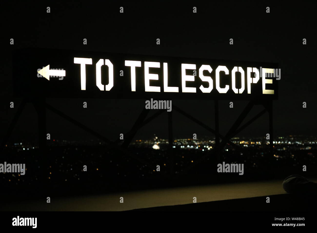 to telescope sign Stock Photo - Alamy