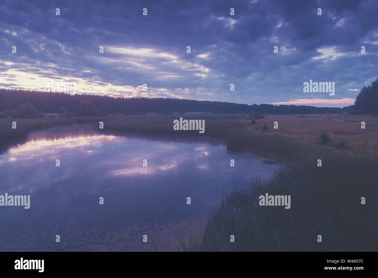 Countryside night hi-res stock photography and images - Alamy