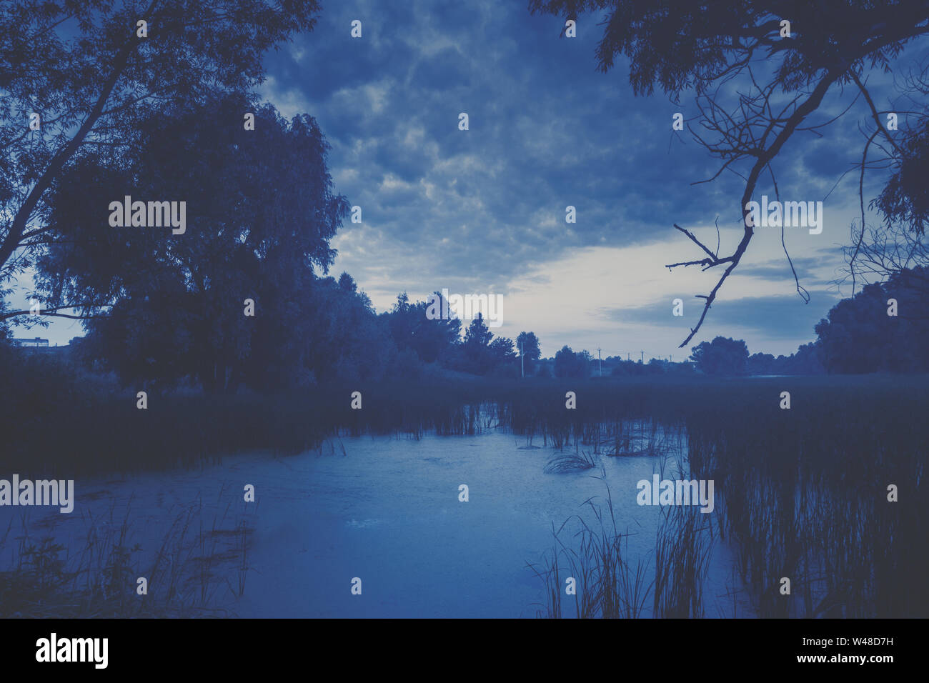 Sky black night time early morning hi-res stock photography and images ...