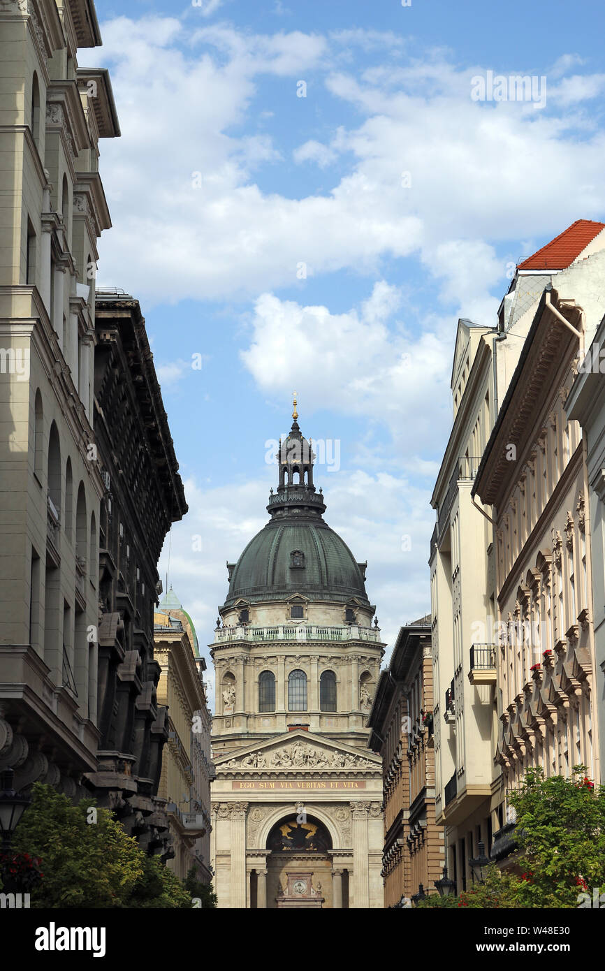 Budapest neoclassical architecture hi-res stock photography and images ...