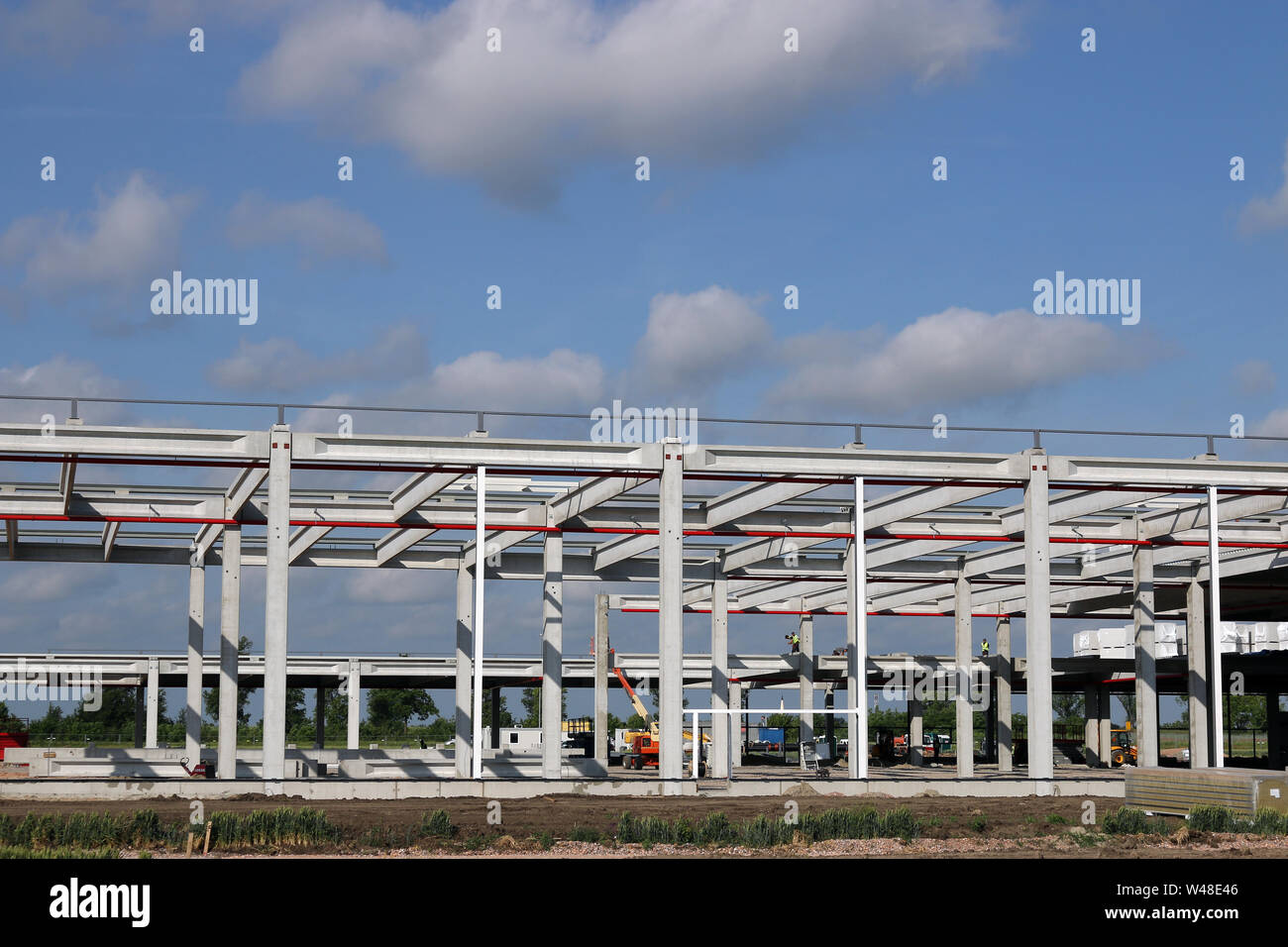 Construction industry industrial hi-res stock photography and images ...
