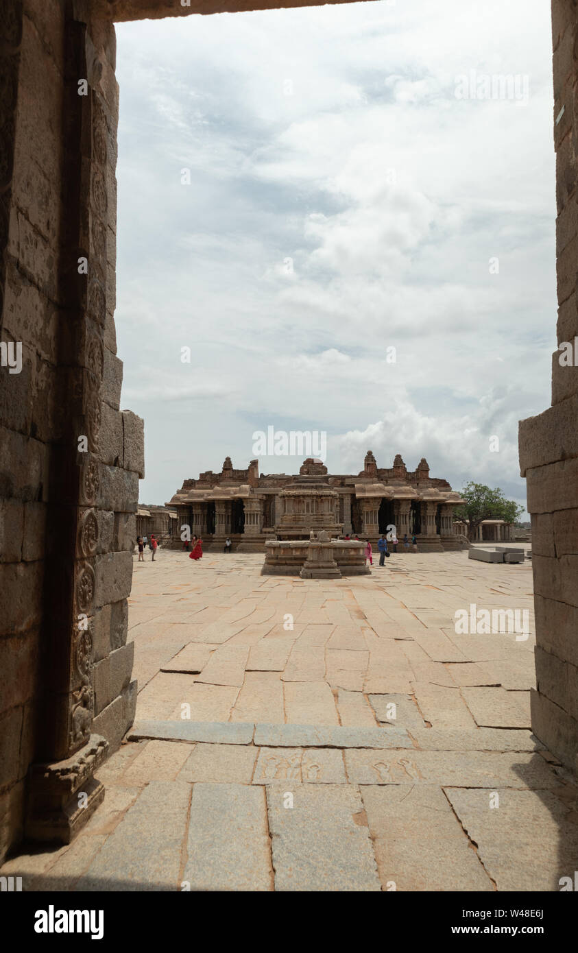 Stone chariot at vittala temple hi-res stock photography and images - Alamy