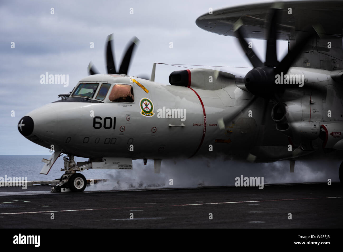 190719-N-ZM949-1089 PACIFIC OCEAN (July 19, 2019) An E-2C Hawkeye ...