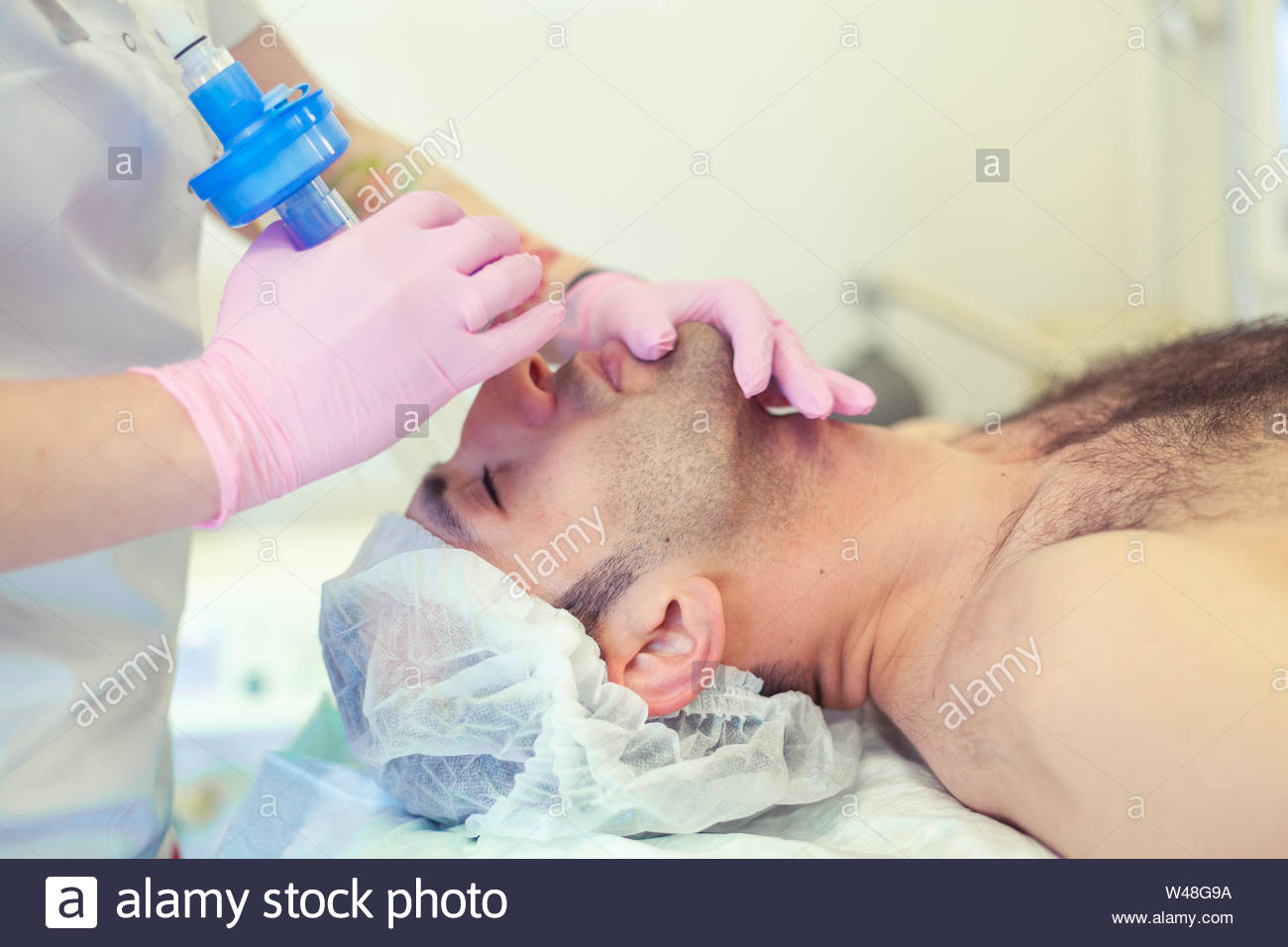 Anesthesiologist Anesthetic Nurse High Resolution Stock Photography and ...