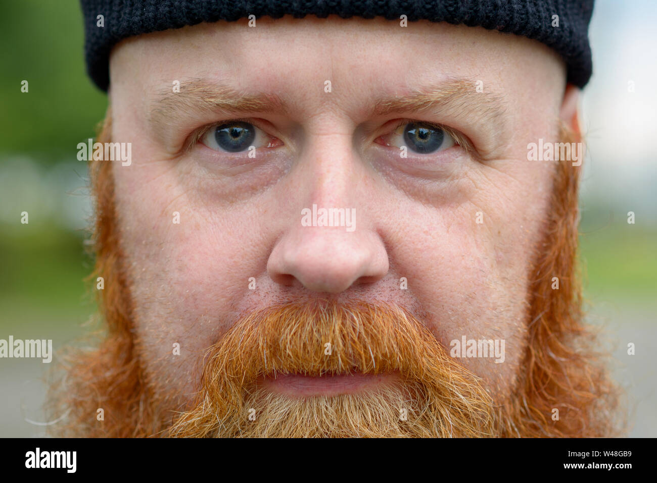 Deadpan face hi-res stock photography and images - Alamy