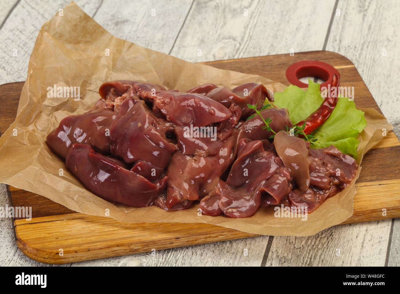 Raw chicken liver ready for cooking and roast Stock Photo - Alamy