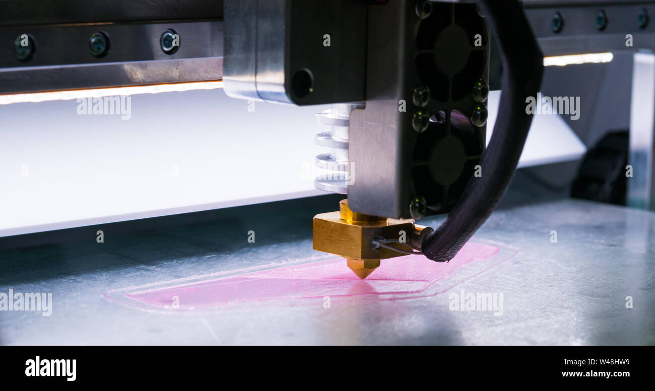 Automatic three dimensional 3D printer machine printing plastic model ...