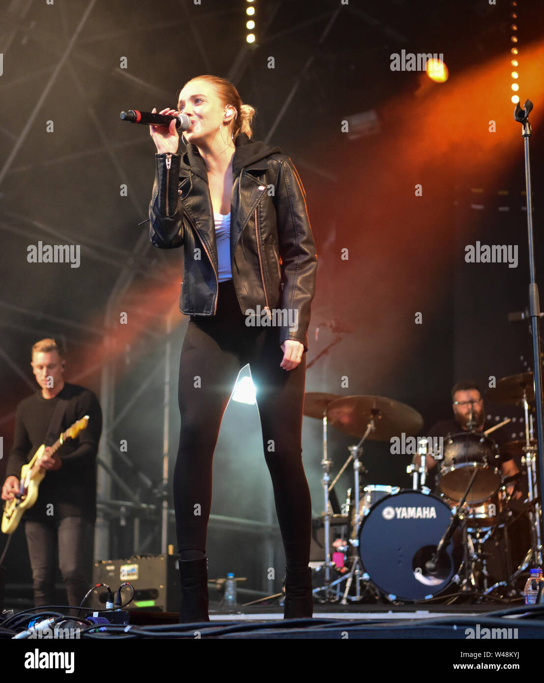 Danielle Bradbury Live on stage Stock Photo - Alamy