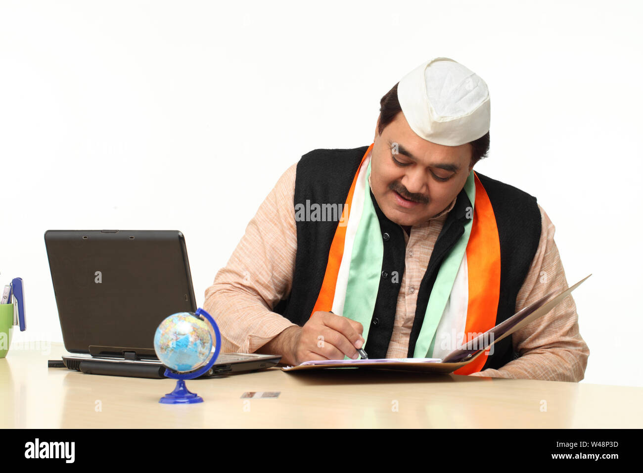 Government office india working hi-res stock photography and images - Alamy